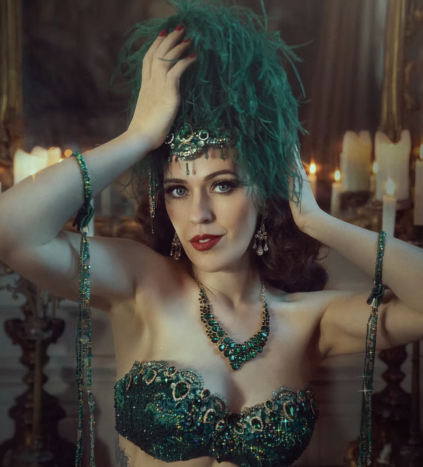 Book Miss Holly Wouldn't | Australian Burlesque Showgirl - Burlesque ...